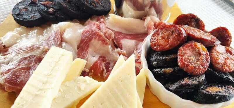 Faro food tour (with drinks) & city highlights - 10 tastings