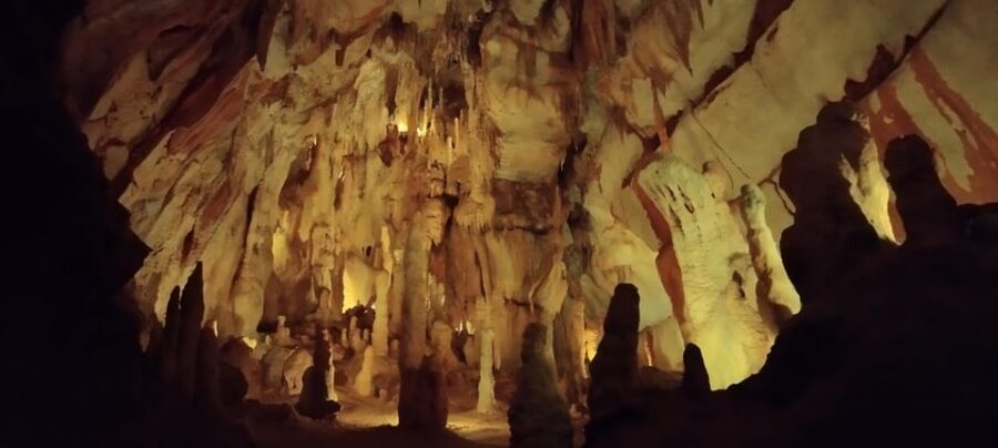 Fátima: Caves & Tradition E-bike Tour