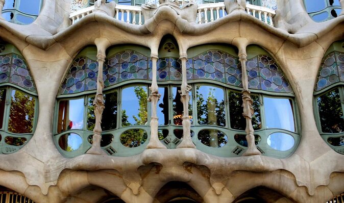 Feel like Gaudí: Barcelona Mosaic Workshop with Tour - An Honest Look at the Gaudí Experience in Barcelona