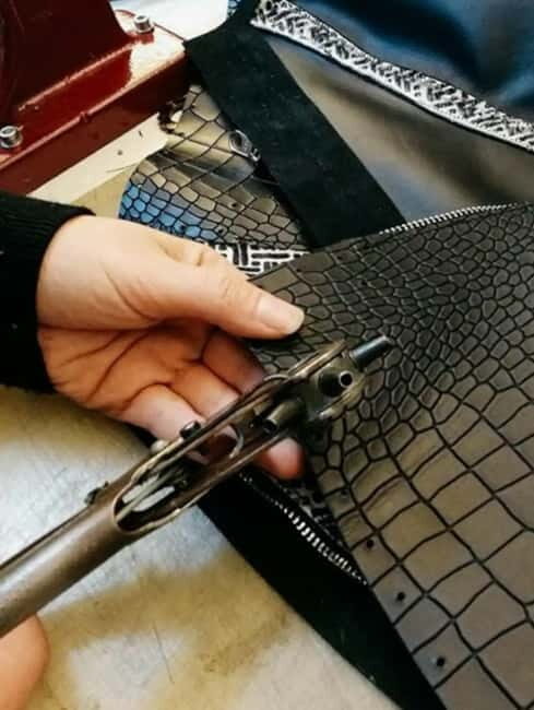 Florence: Leather Wallet-Making Workshop with Coffee