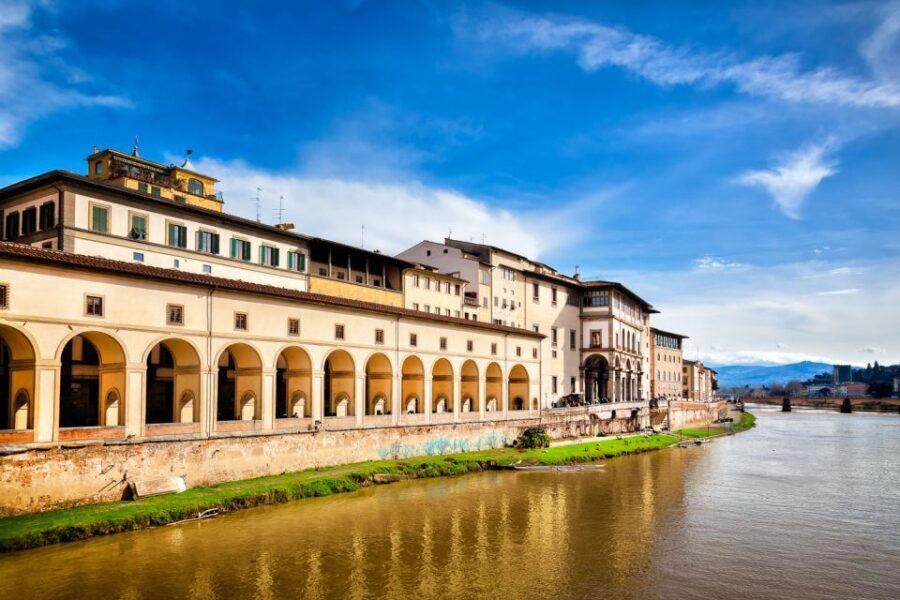Florence: Private Uffizi Gallery Discovery Tour with Ticket - The Uffizi Building: As Much a Work of Art as the Collection
