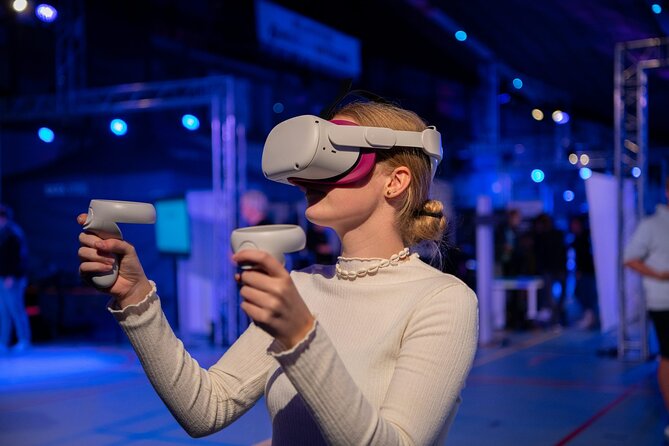 Free Roam VR in Amsterdam Immerse Yourself in a Virtual World! - Key Points