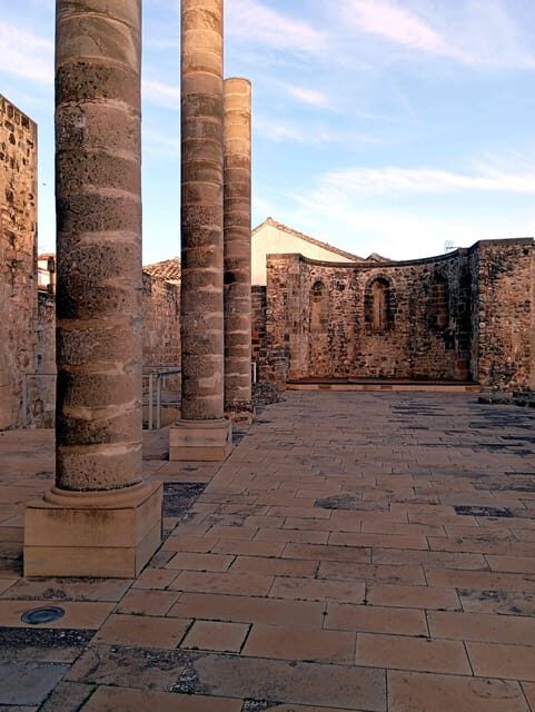 FREE TOUR BAEZA. "Return to the Past: From Viatia to Baeza".