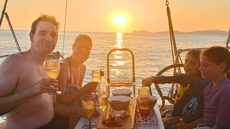From Alghero: sunset sailing tour