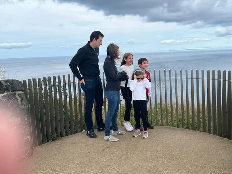 From Belfast: Giant's Causeway and Dark Hedges Day Tour
