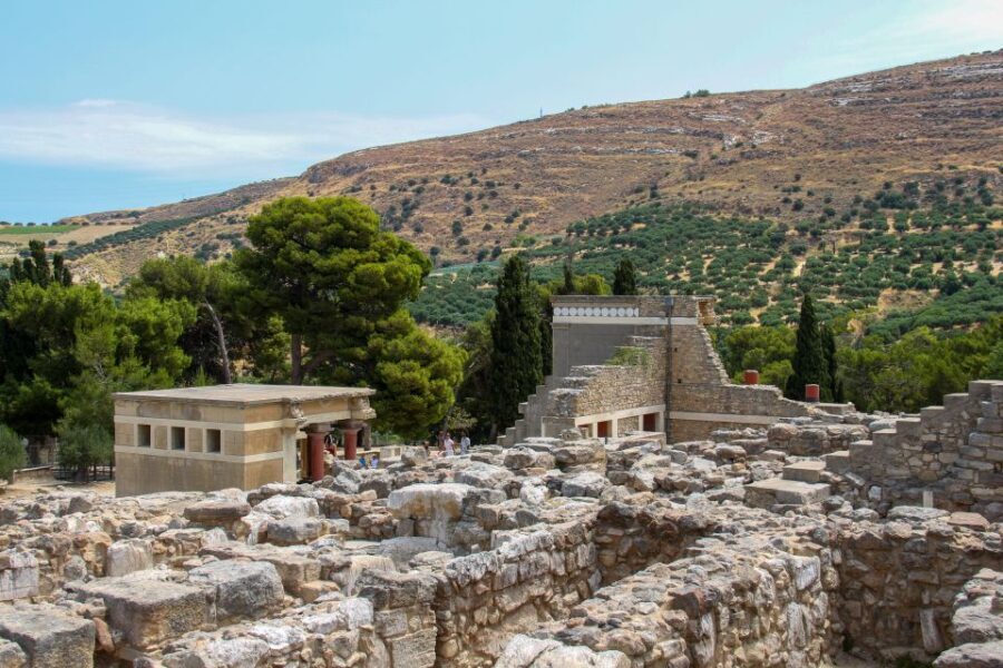From Chania: Knossos Palace and Heraklion Full-Day Tour