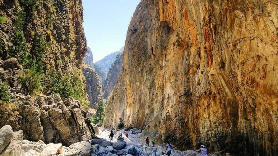 From Chania/Rethymno: Samariá Gorge Guided Hike with Pickup