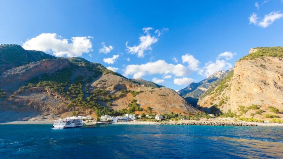 From Heraklion: Samaria Gorge & Agia Roumeli Hiking Day Trip