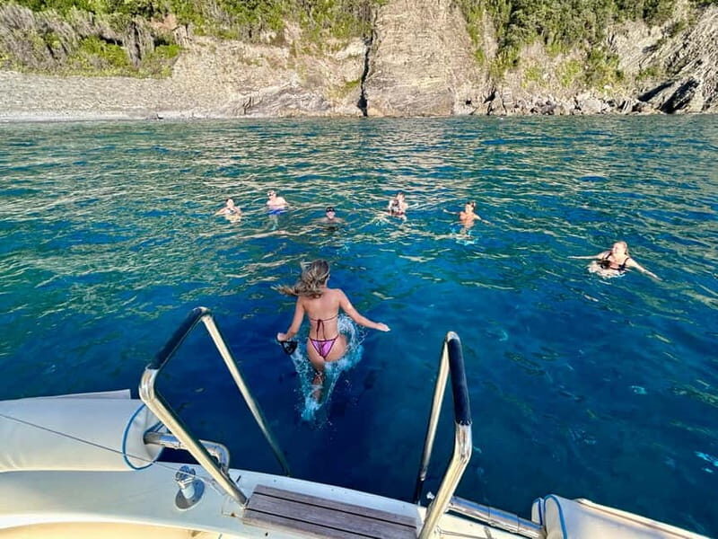 From Levanto and Monterosso: Guided Cinque Terre Boat Cruise