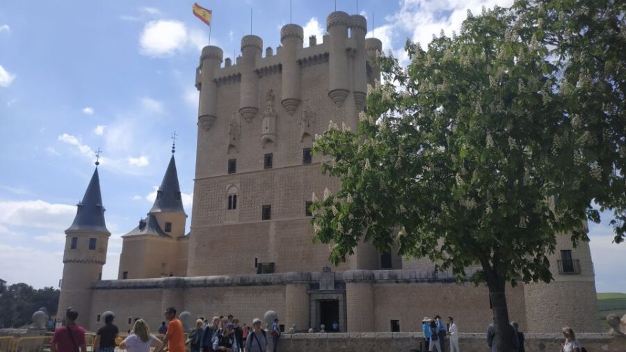 From Madrid: Guided Day Trip to Segovia and Toledo - Transition to Toledo