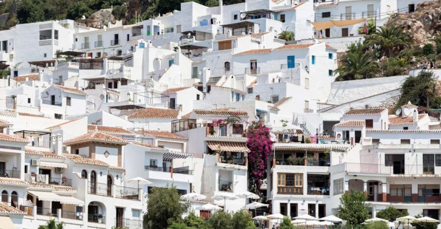 From Malaga: Nerja and Frigiliana Tour