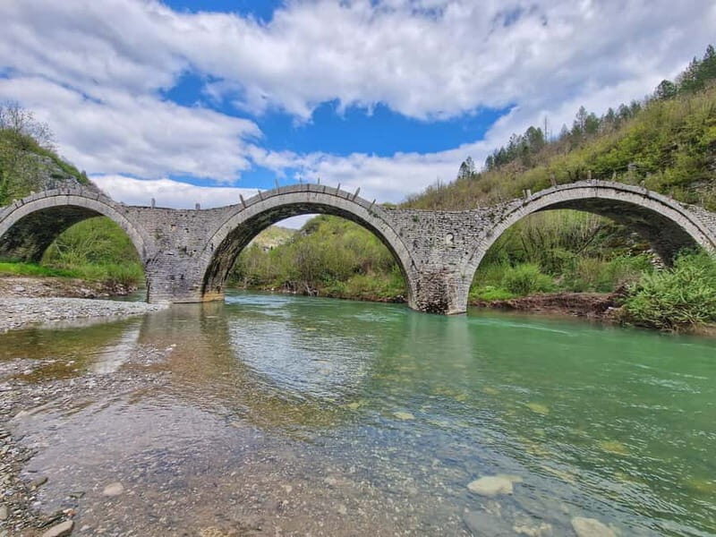 From Parga: Zagoria and Vikos Gorge Day Trip with Lunch