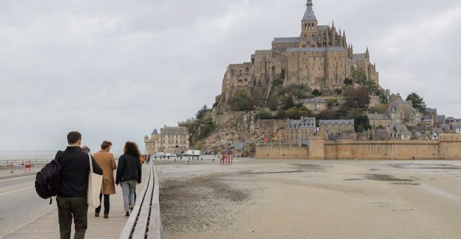 From Paris: Full-Day Mont Saint-Michel Guided Tour