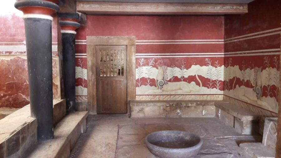 From Rethymno: Day trip to KNOSSOS PALACE and HERAKLION CITY
