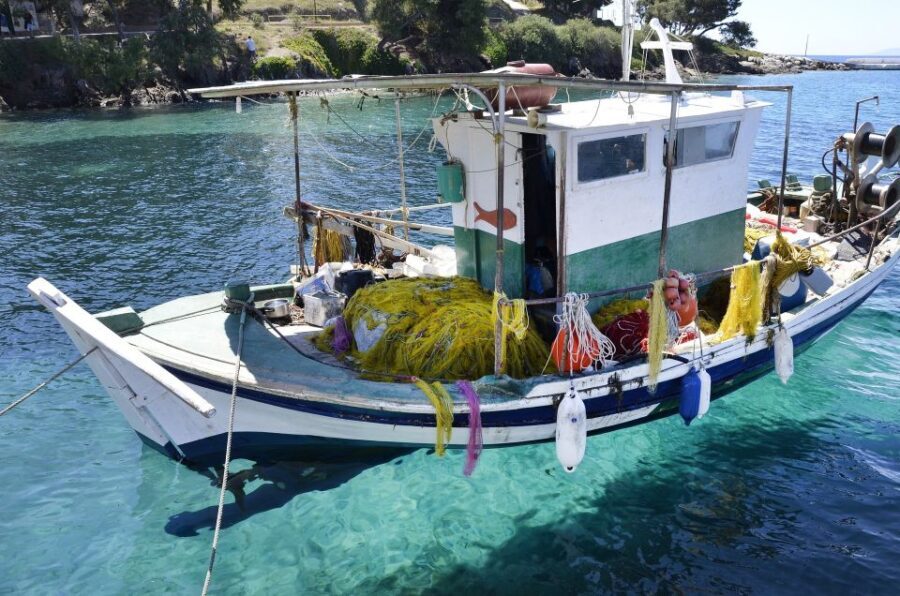 From Thessaloniki: Halkidiki Blue Lagoon Pirate Boat Cruise