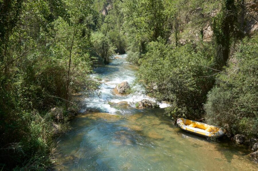 From Valencia: Montanejos Tour with Guided Hike