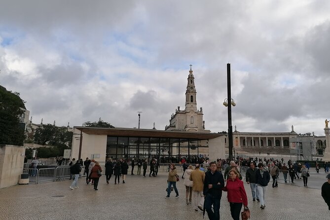 FULL DAY Private Tour to Fátima, Batalha, Nazaré, and Óbidos - Key Points