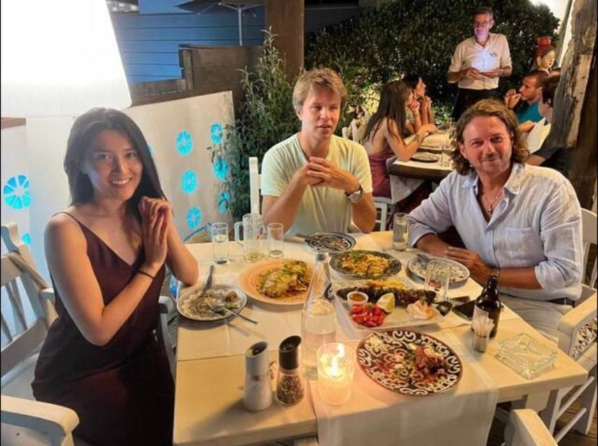 Gastronomy tour and wine tasting in traditional villages.