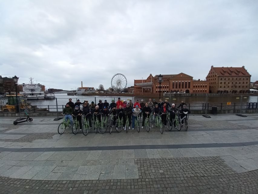 Gdansk: Guided Bike Tour of Old Town and Shipyard