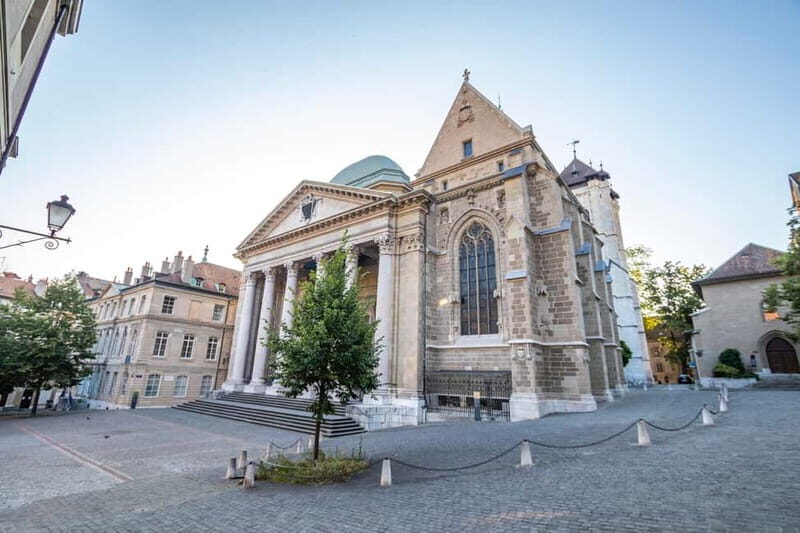 Geneva: Private Express Walk with a Local in 60 minutes