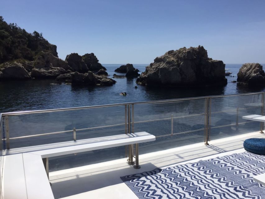 Giardini Naxos: Boat Trip Isola Bella with Snorkeling