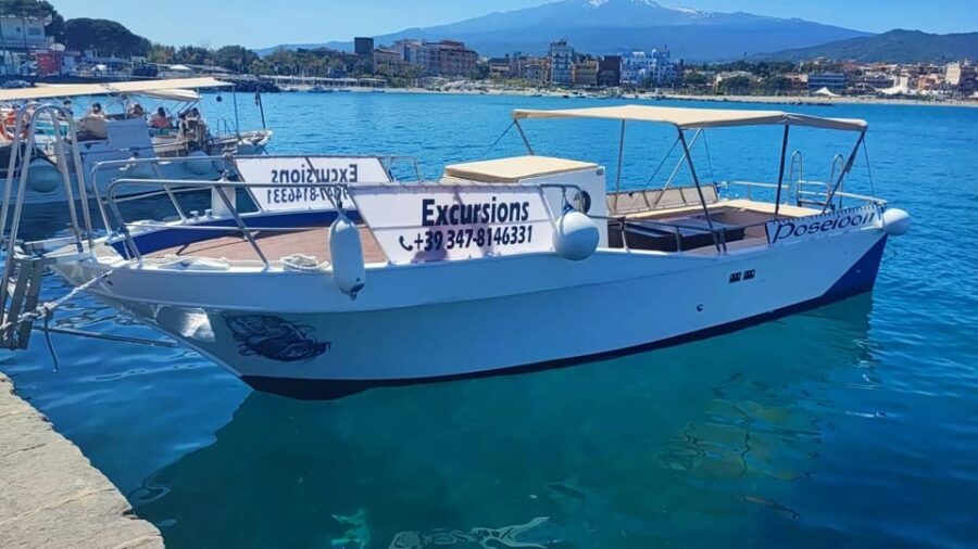 Giardini Naxos: Sunset Dolphin Watching Cruise with Aperitif