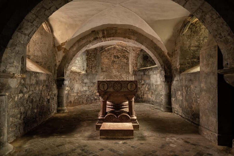 Gloucester Cathedral: Crypt Tour - Exploring the Crypt Tour in Detail