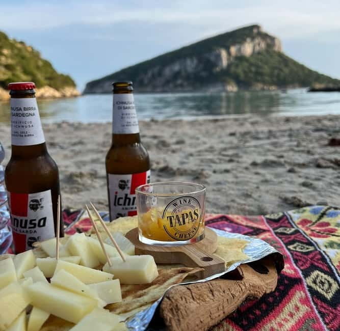 Golfo Aranci: Dolphin Watching Kayaking Tour with Aperitif