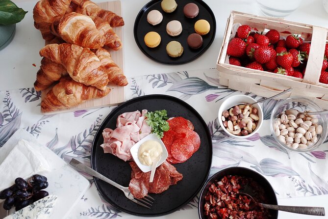 Gourmet Brunch with Chef: Unlimited Drinks & Stunning River Views - A Tasty View: Gourmet Brunch with Celebrity Chef in Prague