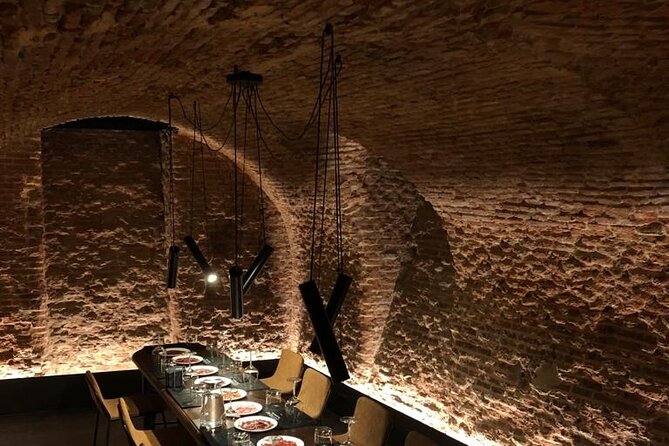 Gourmet Tasting of Iberian Ham Oil and Wine Small Group in Madrid - Key Points