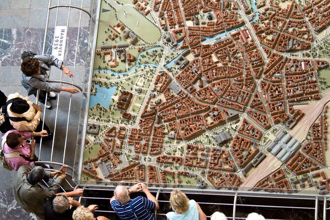Guided tour of the New Town Hall in Hanover