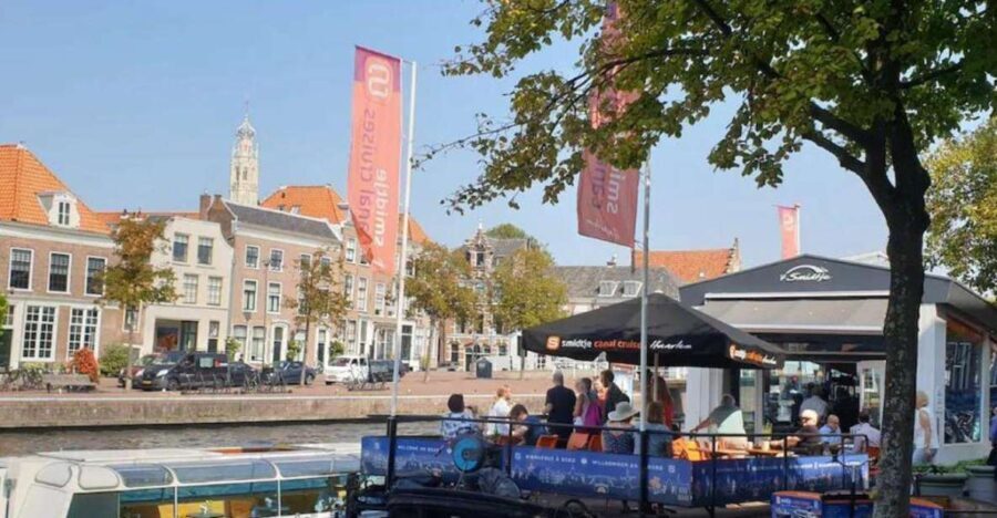 Haarlem: Sightseeing Canal Cruise through the City Center