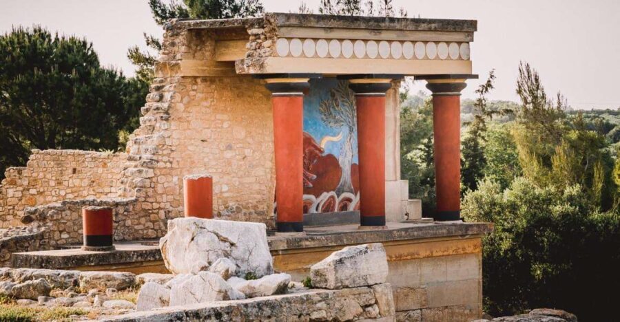 Heraklion: Private Zeus Cave, Winery, Lunch, Knossos Palace