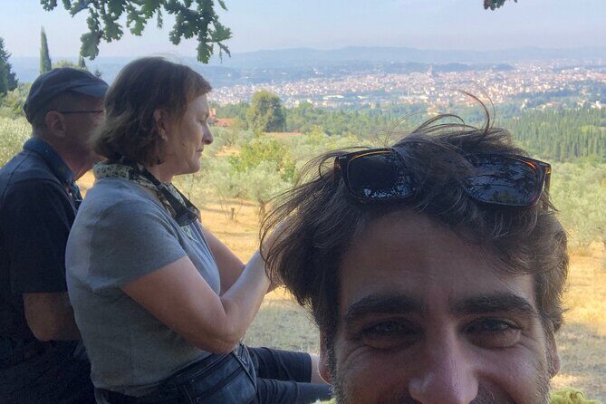 Hiking Florence Tuscany hills with lunch & wine