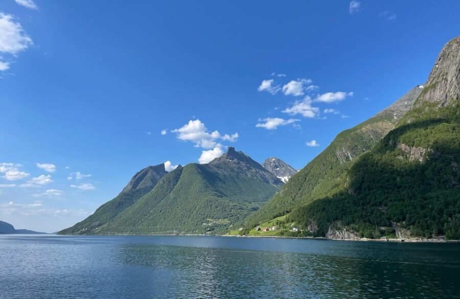 Hjørundfjord Fjord Cruise Ålesund-Øye one way