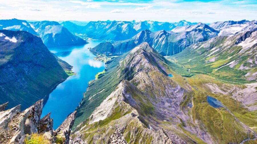 Hjørundfjord Hiking Cruise (6,5 hours to hike/explore Øye)