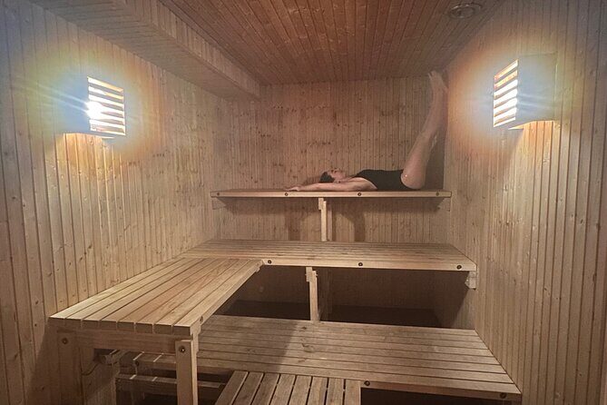 Icebathing and Sauna with Forest hike in Stockholm - Private