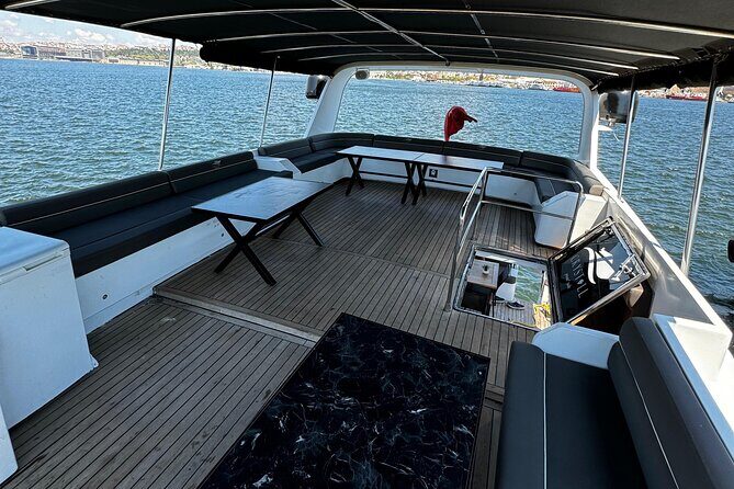 Istanbul Private Luxury Yacht on Bosphorus 25 Meter 82 Feet - What to Expect from the Experience