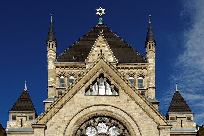 Jewish Quarter History Walking Tour in Colognes Old Town