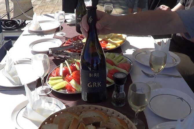 Korcula Private Yacht Cruise Including Wine Tasting and Dinner