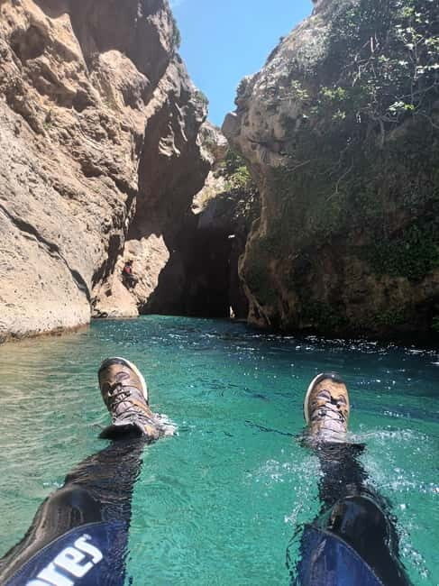 Kourtaliotiko Gorge: Guided River Adventure Trek with Lunch