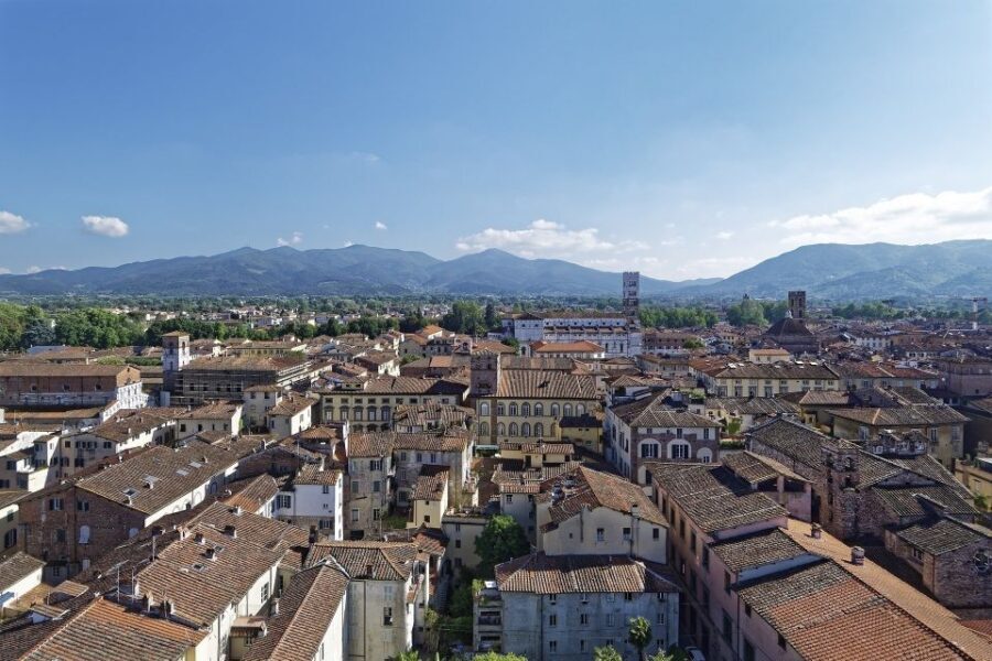 La Spezia: Full-Day Pisa and Lucca Excursion