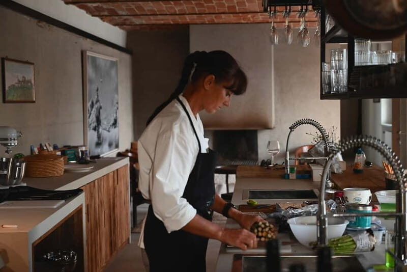 Langhe: Cooking Class with Wine Pairing
