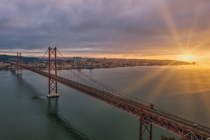 Lisbon Private 6h Customizable Tour with Transportation - Key Points