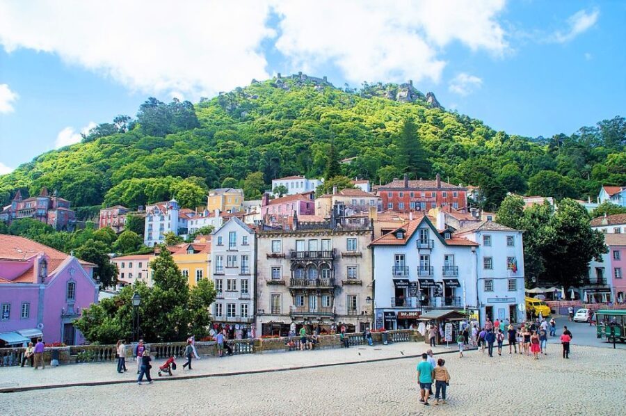Lisbon: Sintra World Heritage & Cascais Village Private Tour