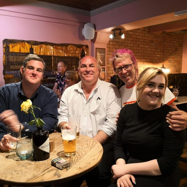 Liverpool: Guided Pub Crawl Tour with 3 Drinks