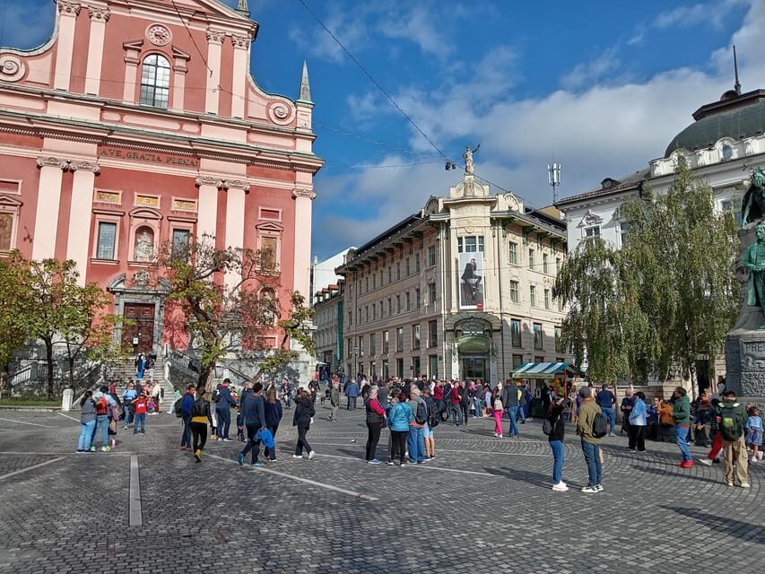 Ljubljana: City Center Walking Tour History Experience