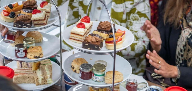 London: Afternoon Tea Bus & Buckingham Palace Entry Option - In-Depth Look at the Itinerary