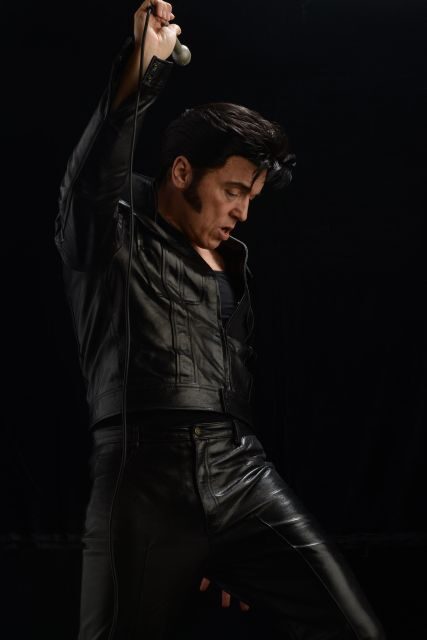 London: Dinner Cruise with Elvis Tribute on the Thames River