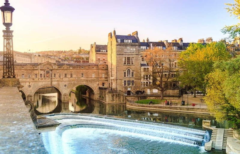 London: Stonehenge and Bath Day Tour